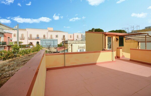 3 Bedroom Nice Home In Siracusa - Сиракузы