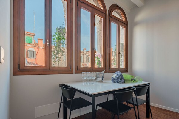 Two Bedrooms Apartment In An Historic  Palace - Venecia