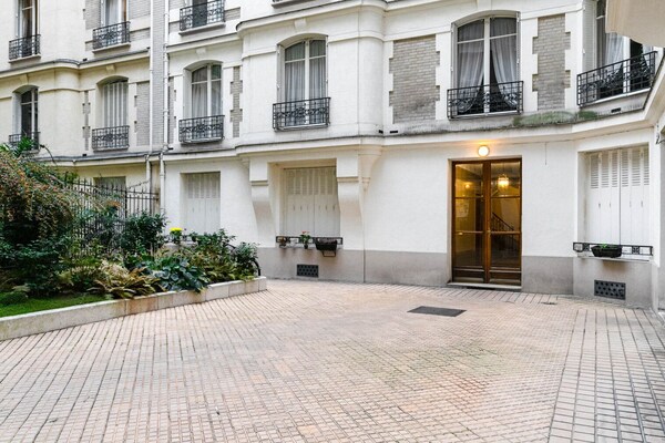 Blueground | Villiers, Elevator - Paris