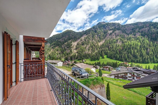 Ferienwohnung 'App Camilla - Piano Terra' Mit Bergblick Und Balkon - Alta Badia