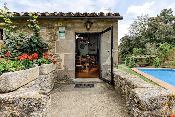 Holiday Home 'El Paller 2 De Can Soler' With Mountain View, Shared Pool And Wi-fi - Besalú