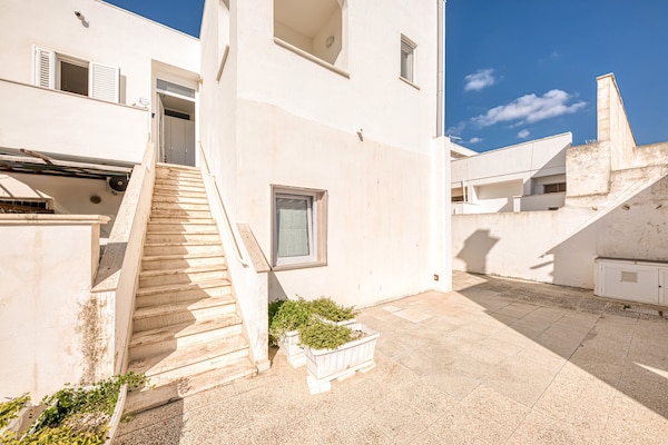 Appartamento 'Grande Struttura - Matrimoniale 1' Con Balcone, Wi-fi E Aria Condizionata - Torre San Giovanni
