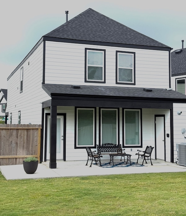 Crestong - S Houston Oasis. Nrg. Med Center. Stadiums. Universities. Museums. - Pearland, TX