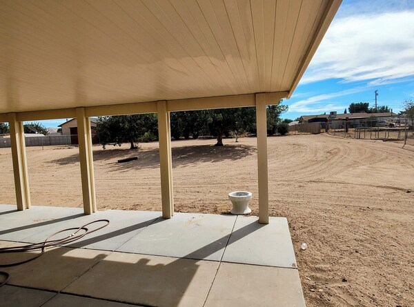 Charming 3-bedroom House With Wifi And Ac In Hesperia - Hesperia, CA