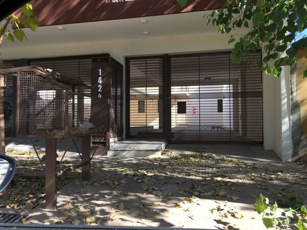 Charming 1-bedroom Apart. With Wifi, Ac, Garage Propio In Welcoming Godoy Cruz - Mendoza