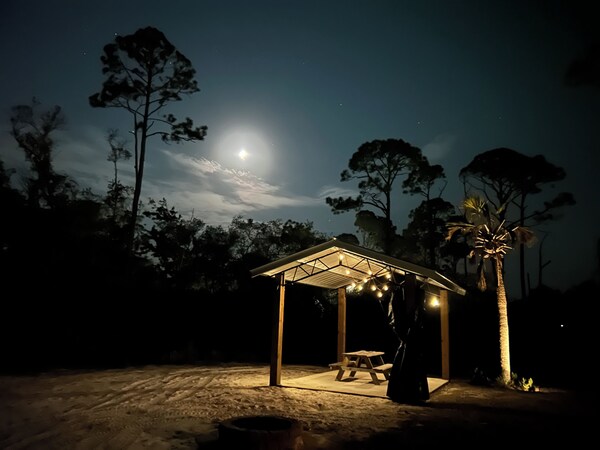 Gorgeous Private Rv Lot In Port St Joe For A Relaxing Getaway 400 Yards To Beach - Port Saint Joe, FL
