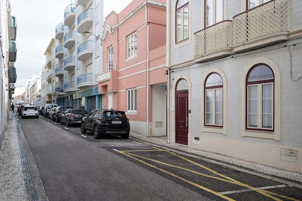 Red Door Flat By Trip2portugal - Figueira da Foz