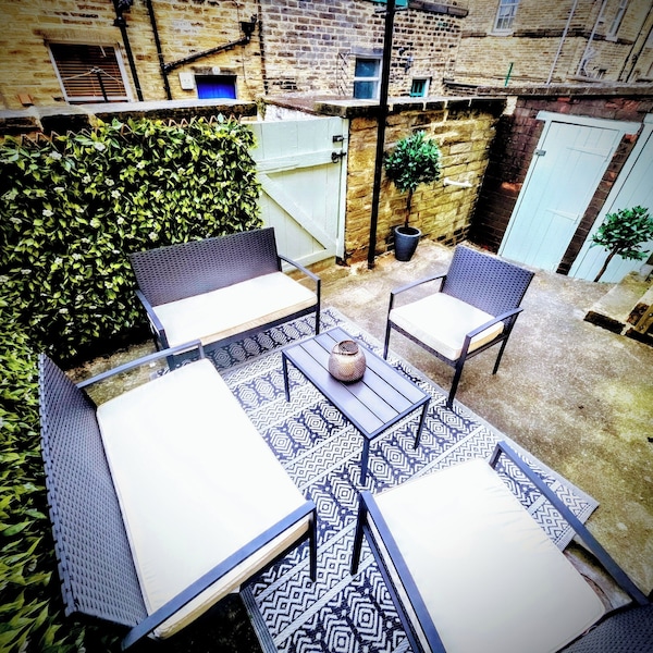 Saltaire Retreat, Grade 2 Listed 3 Bed House - Bradford