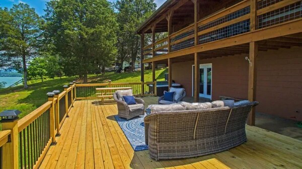 Lake Views, Dock, Hot Tub, Firepit, Pet Friendly - Dandridge, TN