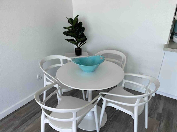 Boho Home In Ocean Beach- Sleeps 4- Walk 2 Beach - Splish Splash, San Diego
