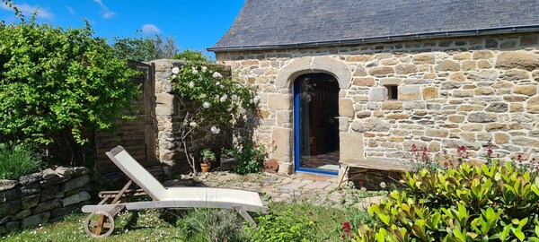 Quiet House With Private Garden Close To The Sea - Roscoff