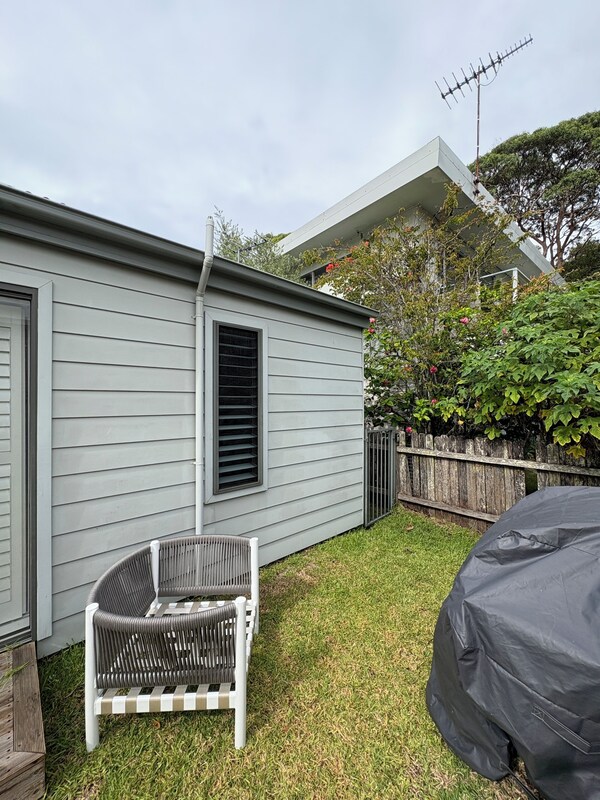 Beautifully Renovated 3 Bedroom House 40 Meters From Hordens Beach Bundeena - Bundeena
