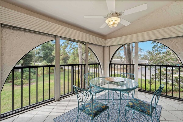 Completely Refurbished Centrally Located In Naples! - Naples, FL