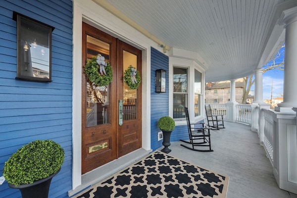 Modern Charm Historic Living - Upscale Codo Near Downtown Waterfront - Sandusky, OH