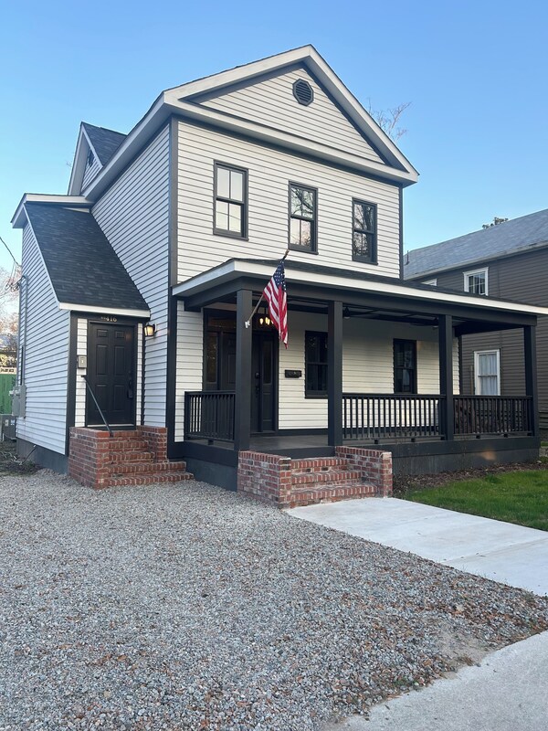 Historic, Fully-renovated 3-bedroom Flat In The Heart Of Downtown Wilmington - Wilmington, NC