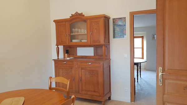 Provence : App Traversant De Ville, Calme, Très Lumineux, Terrasse. 2 éToiles. - Grignan