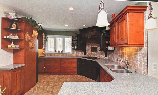 Large Modern Farmhouse. Full Kitchen. Close To Skiing, Hiking, Golf, Fishing. - Horseshoe Valley, ON