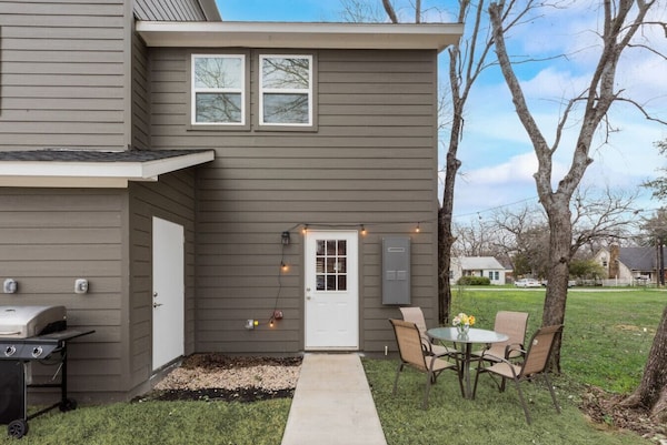 Blissful River Home Near Lockheed/fw Stockyards - Lake Worth, TX