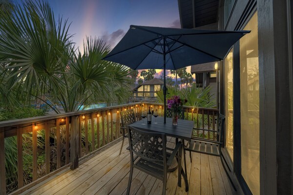 Charming Waterfront Retreat - Scalloping - Dock Access - Pool - Ac - King Bed! - Crystal River, FL
