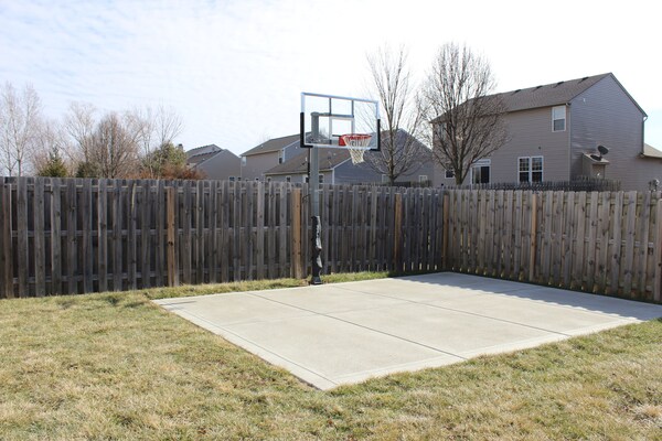 Games/10 Min To Grandpark/30 Mins To Indy/sleeps 14/ - Carmel, IN