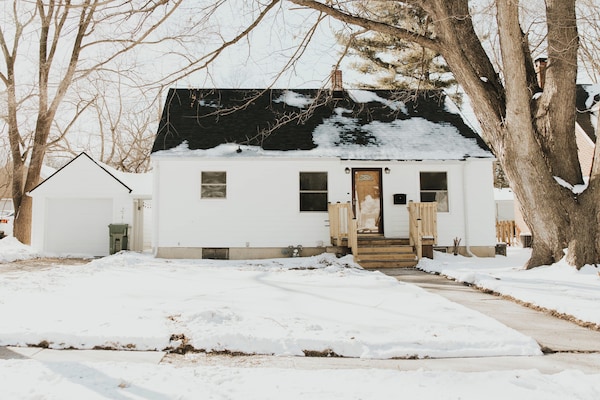 Charming Franklin House: Close To Campus, Sleeps 6 - Gilbert, IA