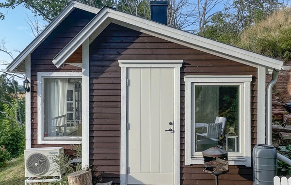 Lovely Home In Kråketorp With Wifi - Kalmar