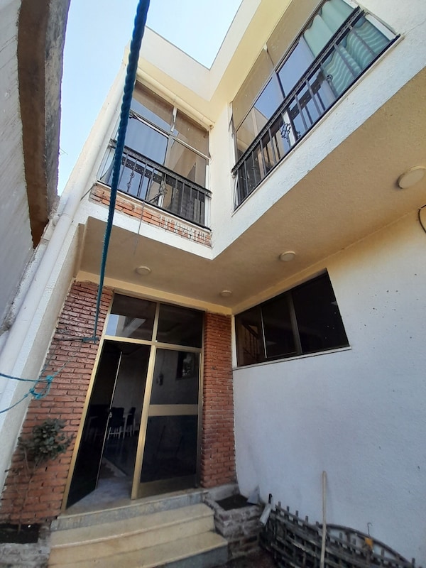 Spacious 5-bedroom House In Fabulous Bishoftu With Lake View - Addis Ababa