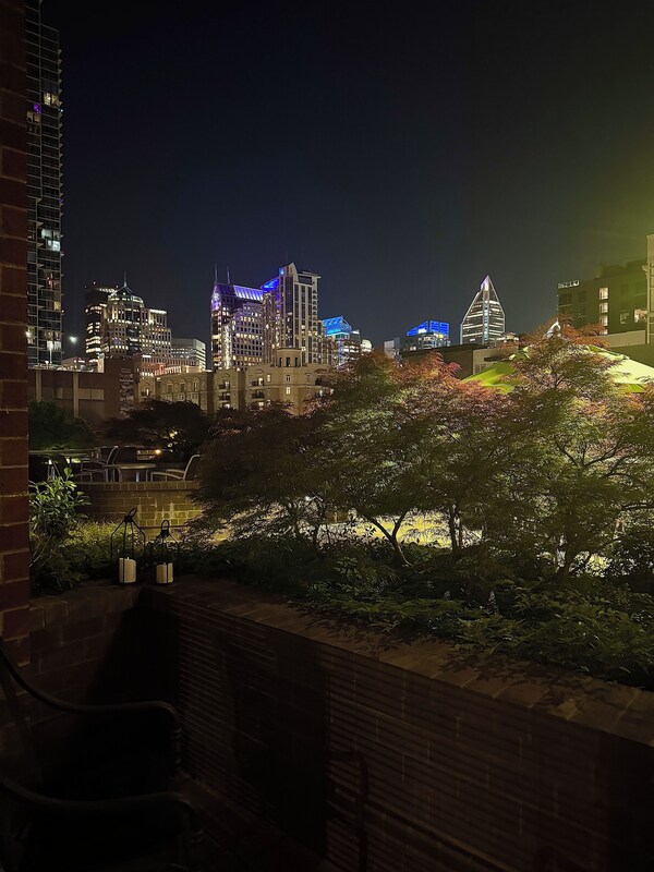 Chic Retreat: Elegance Awaits - Charlotte, NC