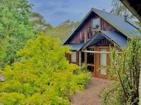 Mudbrick Retreat In Adelaide Hills - Maccy's Cottages! - Adelaide