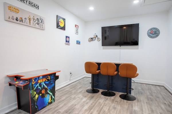 3 Blocks From At&t Stadium! Amazing Location! - Arlington, TX