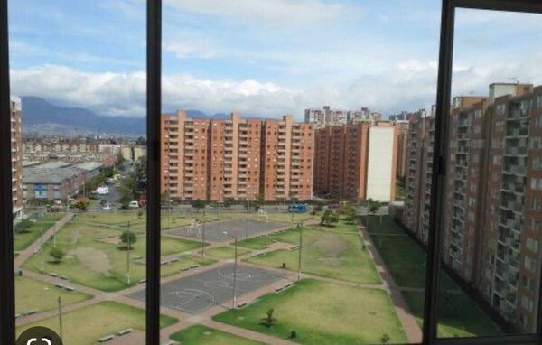 Charming 2-bedroom Apartment In Enchanting Bogotá With Wifi - Bogota