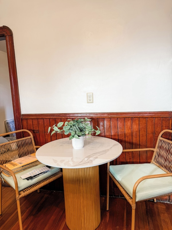 Private 2-bedroom Apartment In Pawtucket, The Perfect Way To Spend Your Stay! - Providence, RI
