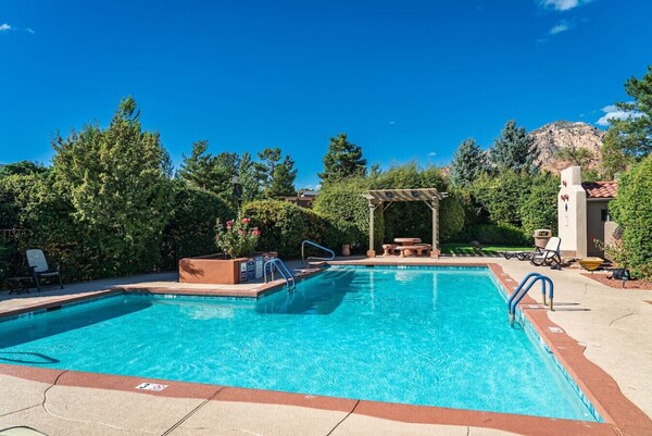 Hidden Gem W/ Community Pool & Spawalk To Trails - Sedona, AZ
