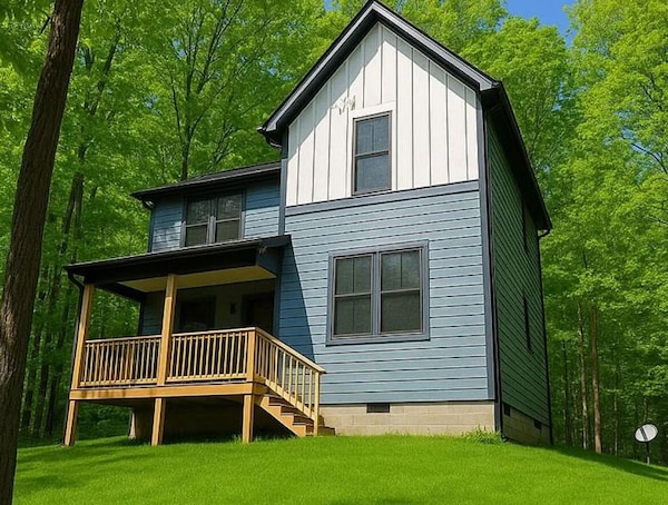 New Home! Hilltop Hideaway Near Historic Dahlonega - Dahlonega, GA