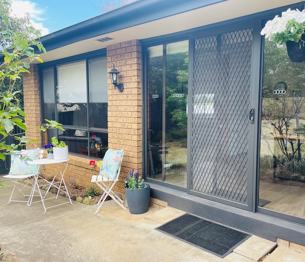 Poppies@clunes \Ncentrally Located 80s-style Home Cosy, Comfortable & Relaxing ! - Talbot
