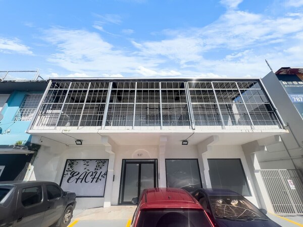 Each Guest House 3-1 | Cozy Apt W/ King & Bunk Bed - San Juan