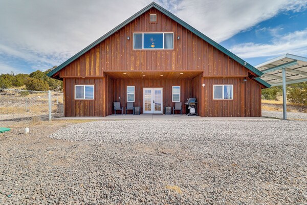3 Mi To Trails: Secluded Eagar Cabin W/ Mtn Views! - Springerville, AZ