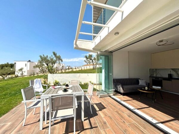 Sani Beverly Hills Absolutely Private Complex With Pool , Tennis & Padel Court - Halkidiki