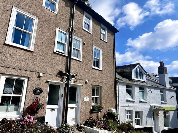 Chy Splander - A Cottage That Sleeps 3 Guests In 2 Bedrooms With Parking - St Ives