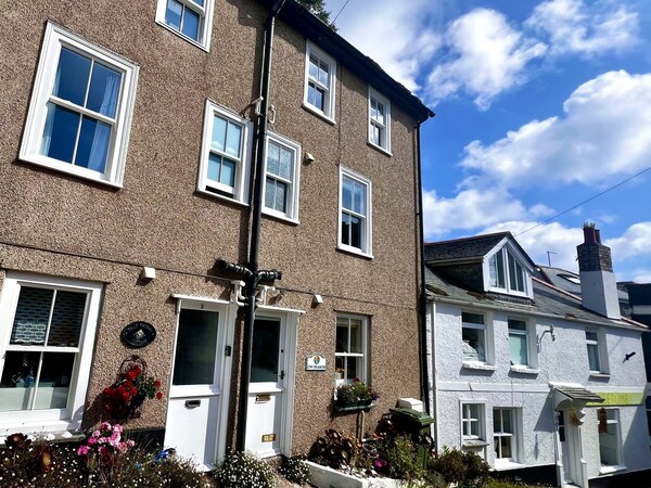 Chy Splander - A Cottage That Sleeps 3 Guests In 2 Bedrooms With Parking - St Ives