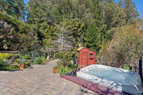Creekside Retreat~min To Beach~hot Tub~hidden Creek - San Bruno, CA