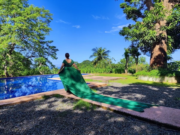 Manuel Villa - A 3-bedroom Villa With Pool, Ac, And Wifi In Bataan, Philippines - Bataan