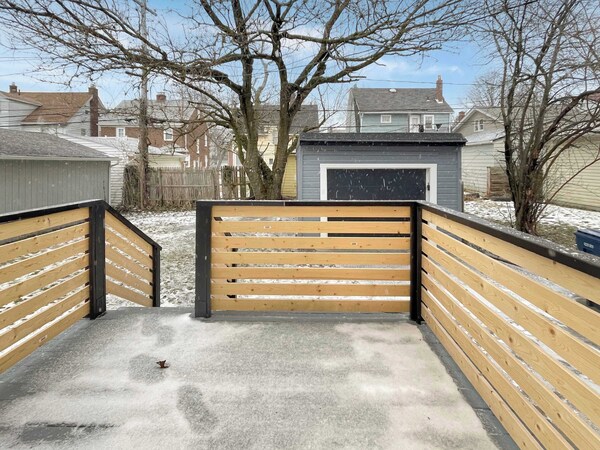Stylish 3br In Cleveland Hts |  Close To Clinic, Uh - Cleveland Heights, OH
