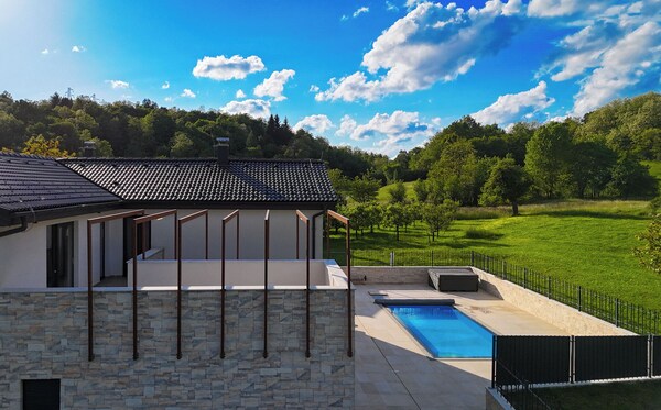 Villa Otokar - Luxurious Heritage Retreat Near Adriatic Sea - Slovenia