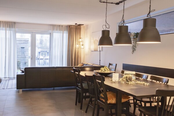 Schönes Haus Am Wasser Mit 5 Schlafzimmern/bädern, Lovely House On The Water With 5 Bed/bathrooms - Stavoren