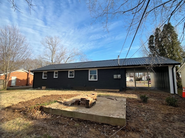 Carbon Ridge 300mbps Wifi - Dog Friendly - Clarksville, TN