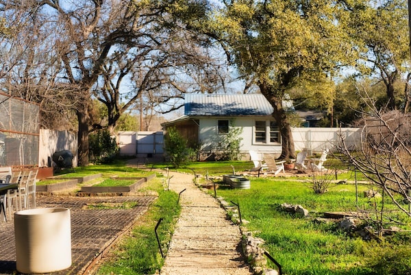 Modern 1br Home On An Eco Farm! Great Location! - Austin, TX