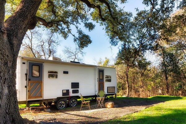 Cozy Rv On An Eco Farm! Great Location! - Austin, TX