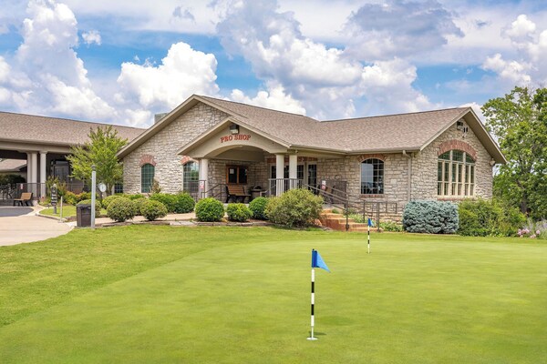 Cozy Blue Condo With Pools, Stay & Play Golf Discount & Breakfast! - Branson, MO