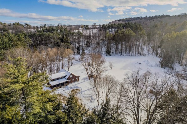 Blue & Sonny Hollow: Modern Cabin Firepit & Trails - Woodstock, VT